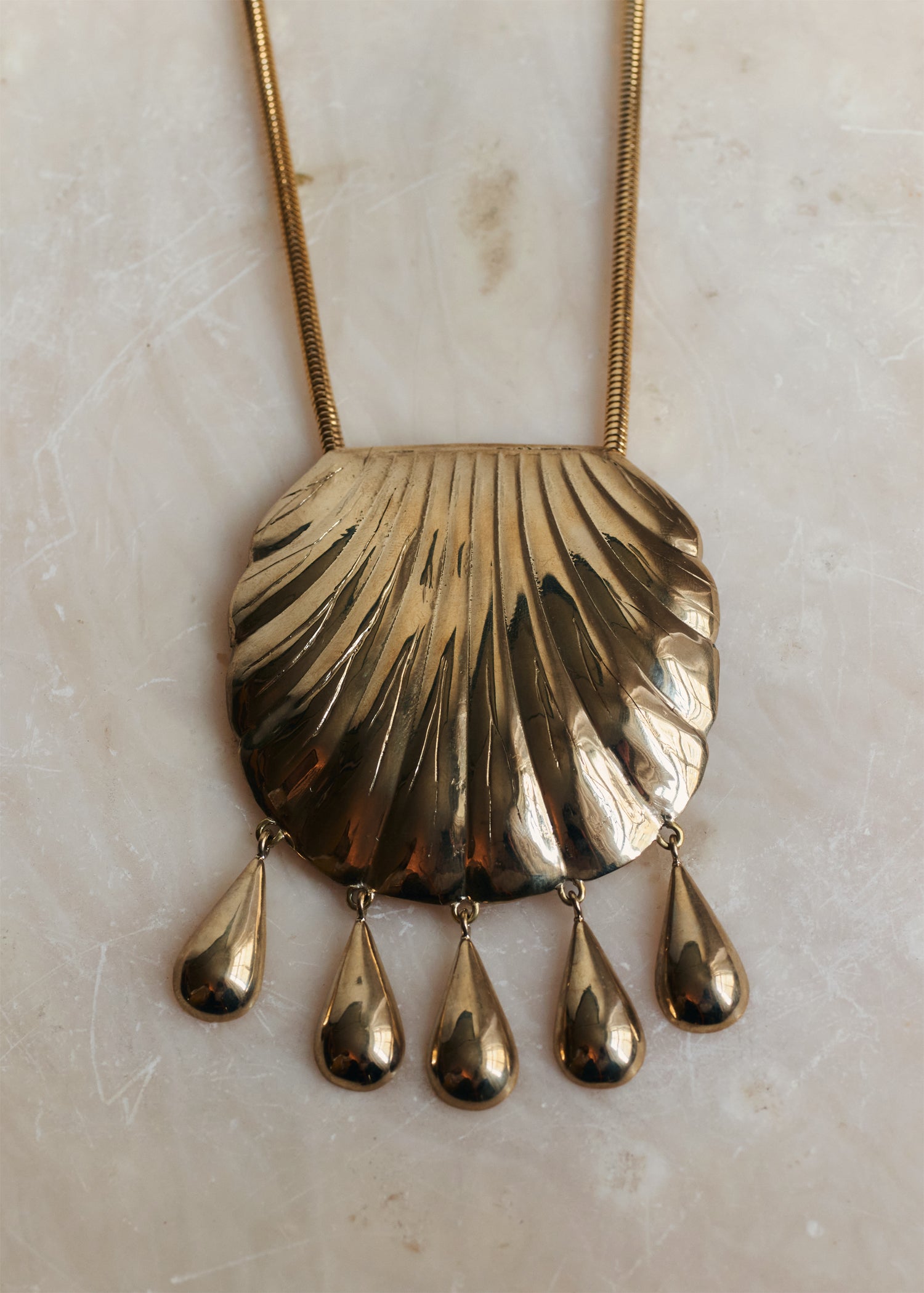 PETRA SHELL NECKLACE GOLD – JUJU VERA